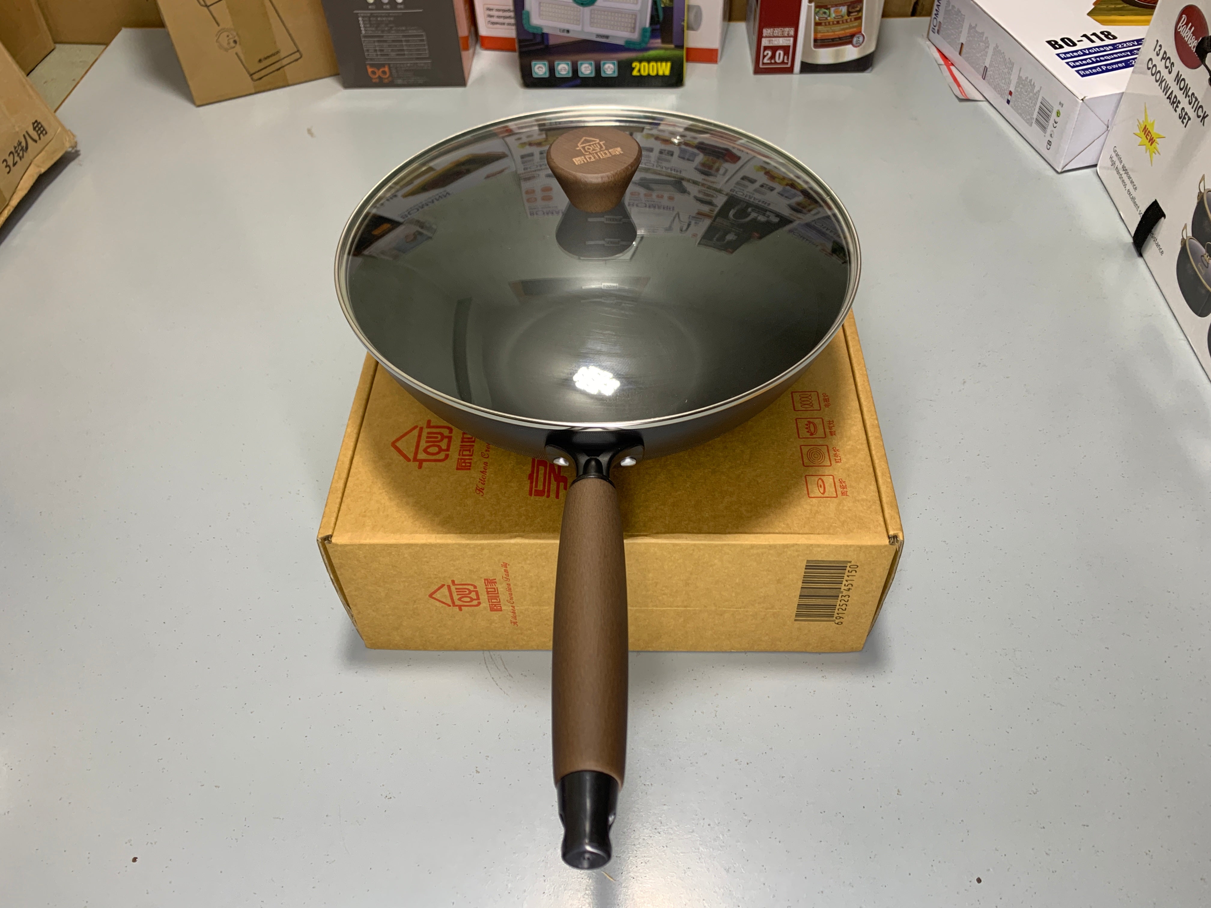DUBAIZONES™ Dotted Pattern Laser Coating Deep Frying with Wooden Handl ...